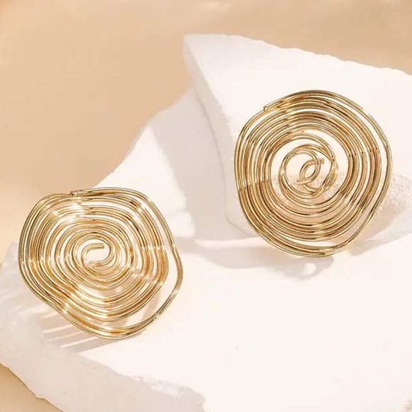 GOLDEN SPIRALLING CONCENTRIC WAVY WIRE | Jewelry | Golden Spiralling ...